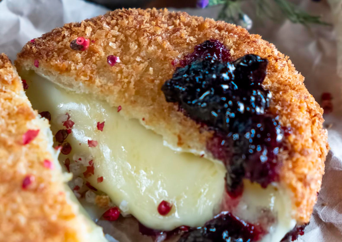 ≡ Recette de Camembert Frit et sa Sauce aux Fruits Rouges + Conseils