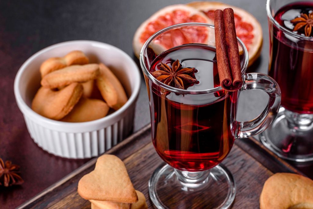 ≡ Vin Chaud : La Recette Traditionnelle aux Epices - Rapide (10mn)