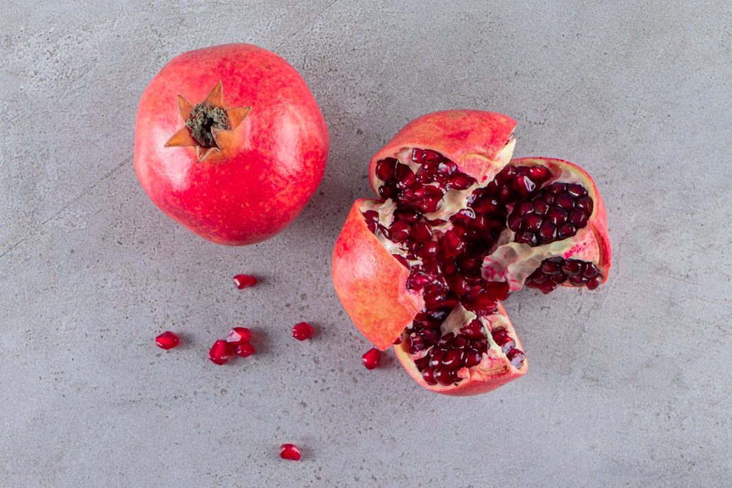 ≡ Grenade (fruit) : Propriétés, Bienfaits et Utilisations en Cuisine