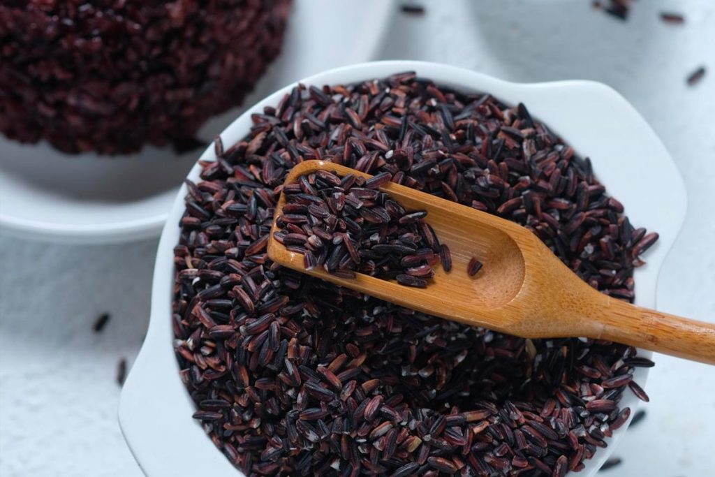 ≡ Le Riz Noir : Bienfaits, Calories, Quantités & Recettes