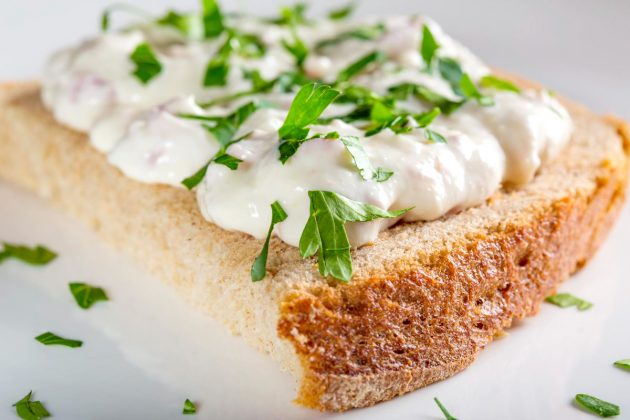 ≡ Raifort : Propriétés, BIenfaits, Vertus et Utilisation en Cuisine