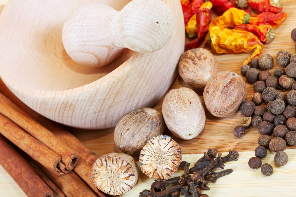 ≡ Noix de Muscade : Origine, Bienfaits & Utilisations + Recettes