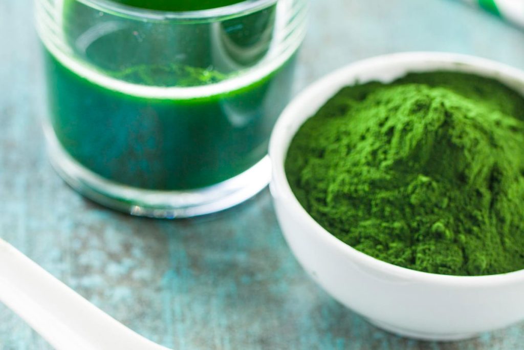 Spiruline : Bienfaits, Propriétés & Utilisation | Faut-il la Choisir Bio